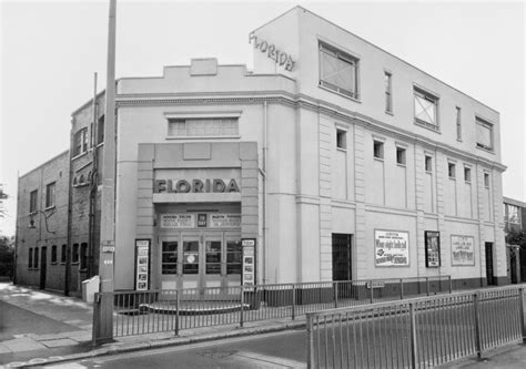 How British Cinemas Have Changed In The Past Years Through Pictures Vintage Everyday