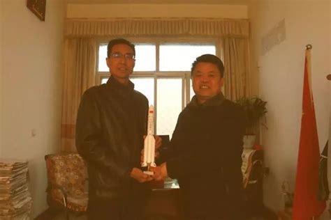 臨西學子向母校贈送長征五號運載火箭模型 每日頭條