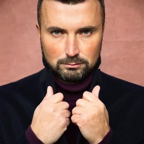 Nik Niksarkazi On Threads