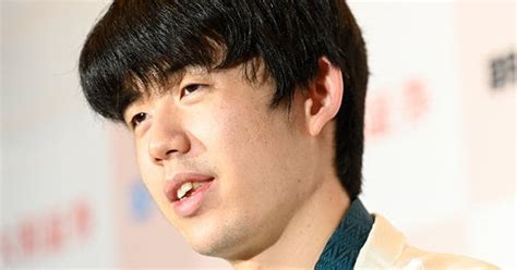 《藤井聡太八冠》「息長く活躍できるように」と語る21歳に羽生善治53歳「更なる高みを」、師匠・杉本昌隆54歳「全冠制覇もゴールでは