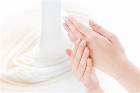 アロマで保湿！ 一晩ですべすべの手＆指先になるハンドケア アロマテラピー All About