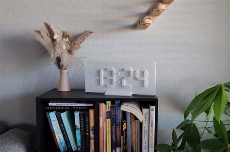 unique ‘minimal kinetic clock uses moving 3d printed parts to tell