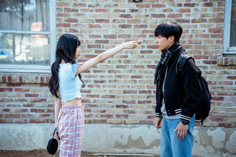 「傷害妳的人只會持續讓妳受傷！」netflix《我的女神室友斗娜》20個揪心金句，道盡戀愛中的酸甜苦辣 風傳媒