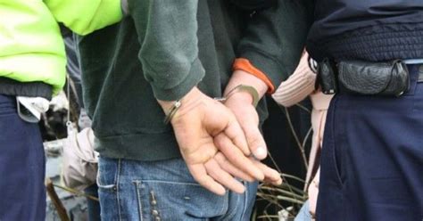 Dosar penal pentru doi tineri care au furat o mașină din Timișoara și