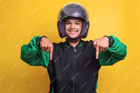 Premium Photo Asian Online Taxi Driver Wearing Green Jacket And