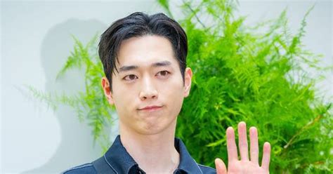 [사진]서강준 깜찍한 표정으로 손인사