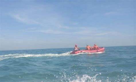 Kapal Mekar Jaya Terbalik Di Perairan Banyuwangi 20 Orang Selamat 2