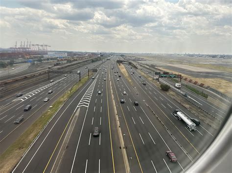 Yyz Ewr Landing On Runway 29 R Unitedairlines