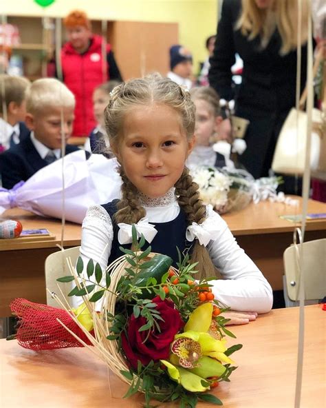 Поздравляем всех учеников и родителей с началом нового учебного года Наши букеты и композиции