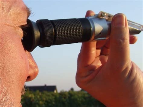 What Is A Refractometer Its Use In Homebrewing How It Works