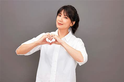 賈靜雯自認操心孩子 獻愛關懷愛奇兒 自由娛樂