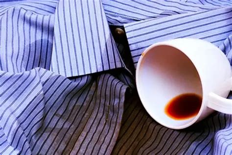 Cómo Quitar Las Manchas De Café En La Ropa 2025 Elyex