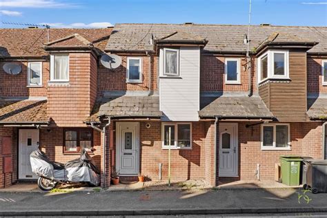 Huxleys Way Evesham Wr11 2 Bed Terraced House £185 000