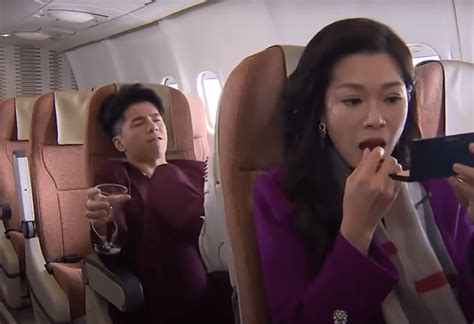 搭飛機遇6小童大叫 踢椅背 機艙自由行 港人崩潰嘲：4個鐘全無悶場！網民建議這樣做…… 星島日報