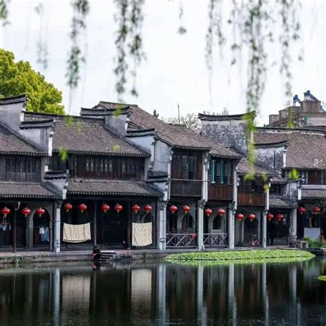 盛夏，去古镇小住几日小桥流水青石板路历史