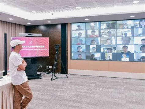 阿里巴巴全球数学竞赛决赛开考 马老师杭州现场观赛