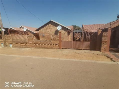 3 Bedroom House For Sale In Soshanguve Uu P24 114416936