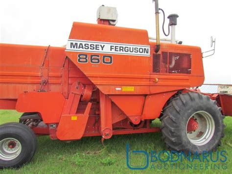 1983 Massey Ferguson 860 Combine Video