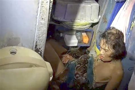 Huge Python Grabs Thai Woman In Her Kitchen Squeezes Her Two Hours