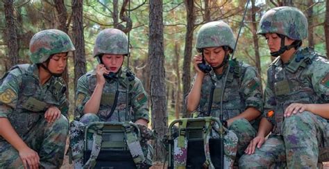 野外驻训，女兵真拼！腾讯新闻