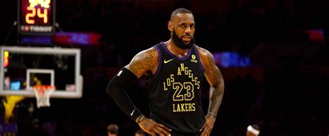 Las Vegas Lebron James Déplore La Place Stupide Des Armes à Feu Aux