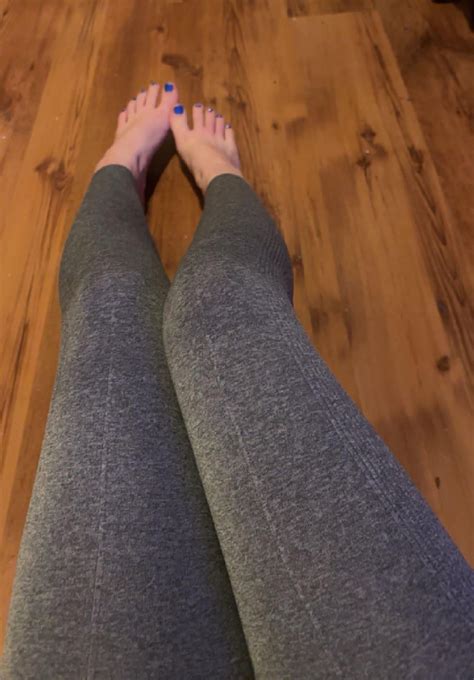 Worship These Pretty Feet R Feetpicsbuyerandsell
