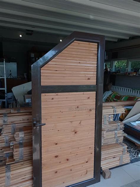 Алуминиева врата със скосяване за таванско помещение Врати дограма щори тенти София