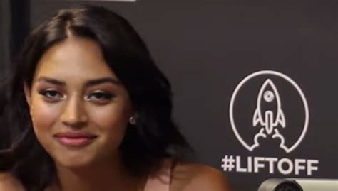 Who Is Sela Vave 5 Things On Singer Who Is Jamie Foxxs Protege