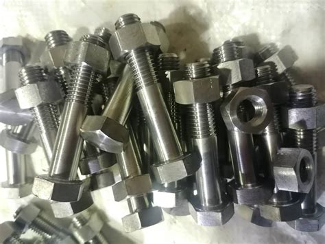 پیچ و مهره تیتانیوم گروه صنعتی اطمینان پیچ