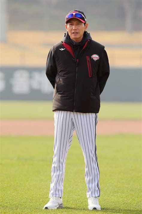 어 지옥 훈련 예고했는데 Lg 마무리 캠프 왜 15명 뿐일까