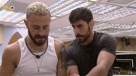 Cara De Sapato E Fred Desimpedidos Se Estranham E Discutem Na Cozinha