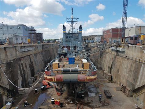 Salvage Tug Usns Apache In Drydock R Drydockporn