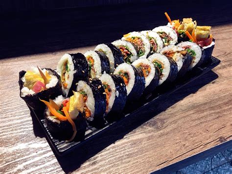 건강한食원정대 Jang 1 준비된 버섯들은 한입 크기로 준비 해 주세요 느타리 버섯과 팽이 버섯은 손으로 잘게 찢고 표고버섯과 목이 버섯은 한 입 크기로 준비