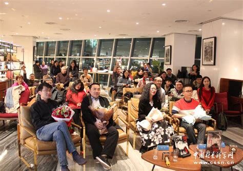 专访小说家任彧：思考生命的含义3语文网 语言文学网 读书 中国古典文学、文学评论、书评、读后感、世界名著、读书笔记、名言、文摘 新都网