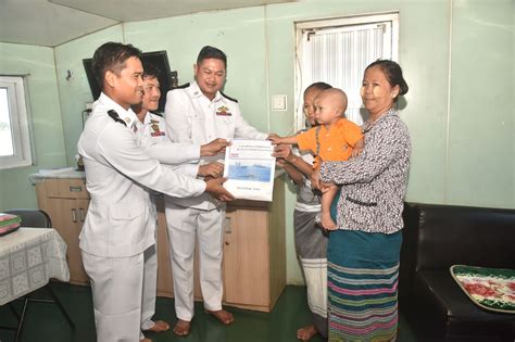 တပ်မတော်မြစ်တွင်းသွား ဆေးရုံရေယာဉ် ရွှေပုဇွန် နှင့် မြစ်ရေယာဉ် စကု