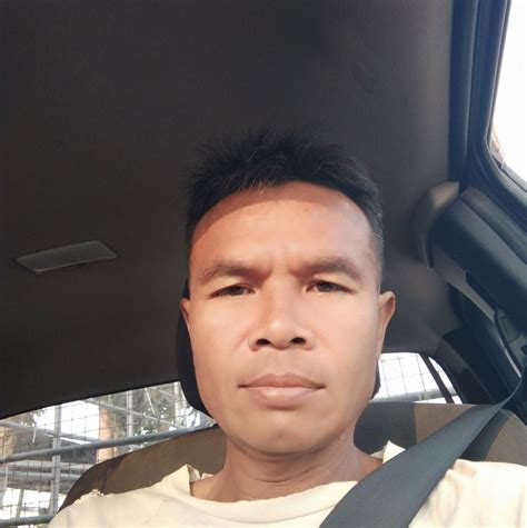 สองมือ ที่สร้างงาน