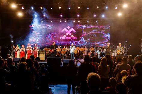 Сигнал Symphonic тръгва на турне