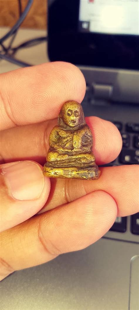 พระหล่อโบราณหลวงพ่อเงิน Ennxo