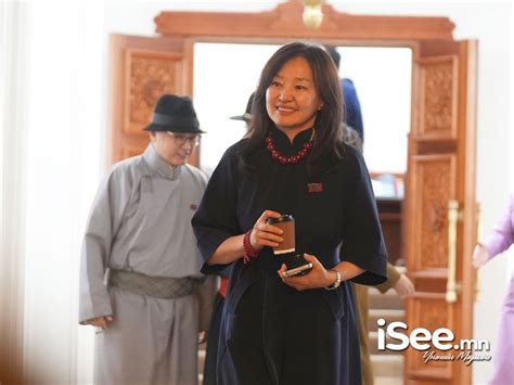 УИХ ын гишүүн Д Ганмаа ЭМ ийн сайд Ж Чинбүрэнтэй холбоотой асуудлаар Ёс