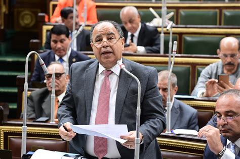رئيس برلمانية المصري الديمقراطي يطالب بسحب الثقة من الحكومة