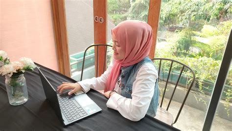 ASUS Zenbook S 13 Flip OLED Hadir Dengan Desain Convertible NCHIEHANIE COM