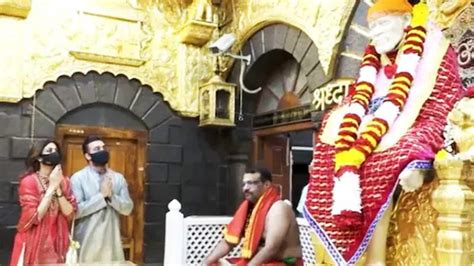 Shilpa Shetty Raj Kundra Spotted Together At Shirdi Sai Baba Temple