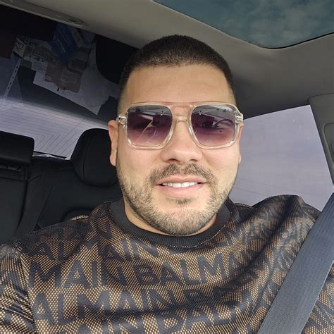 ЧИСТО НОВ НА ПО МАЛКО ОТ МИНУТА ОТ МЕТРО ОБЗАВЕДЕН 94 кв м Етаж 2 от 4 Изложение Юг