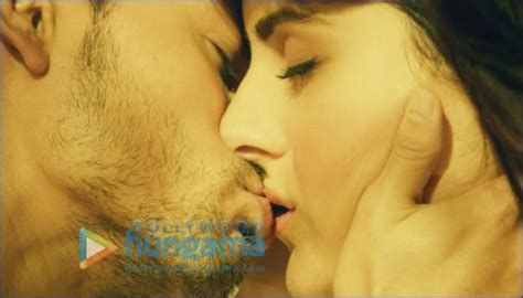 Check Out Kunal Khemmu And Mandana Karimis Steamy Scene In Bhaag