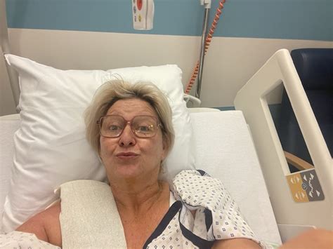 Na Medisch Horrorjaar Vecht Actrice Daisy Thys Nu Ook Tegen Kanker “heb Ik Nog Niet Genoeg