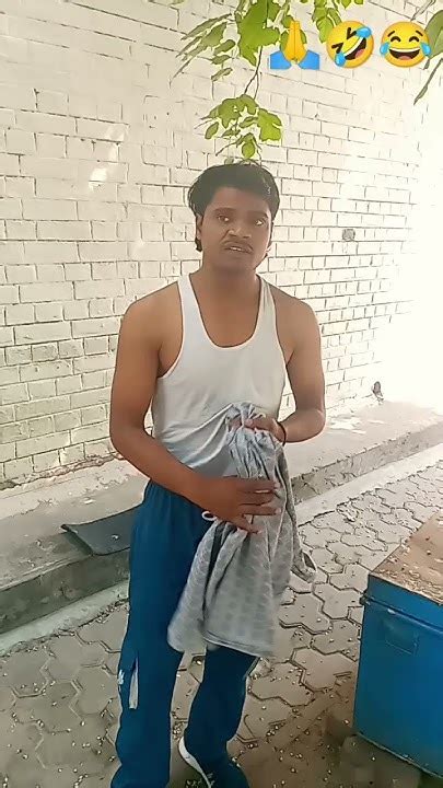 Hamare Yahan Ka Mausam Yah Kapda Dalte Sukh Jaate Pehnate Hue Gile Ho
