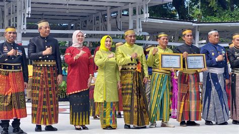 Pj Gubernur Sulsel Pembina Upacara Hardiknas Bahtiar Baharuddin