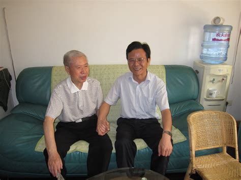 校领导教师节前走访慰问老教授 浙江外国语学院