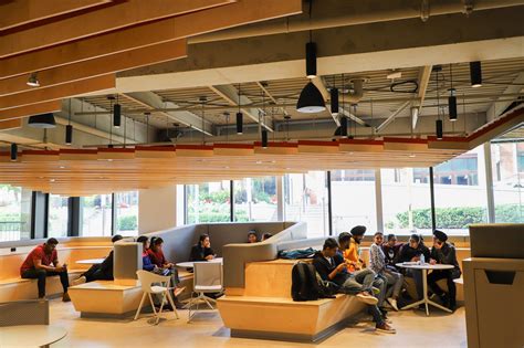 Algoma University Macleansca