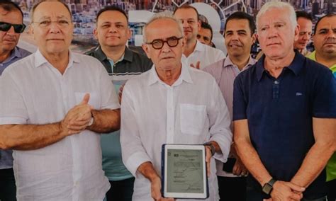 Cícero Lucena Assina Ordem De Serviço Para Avenida Hilton Souto Maior